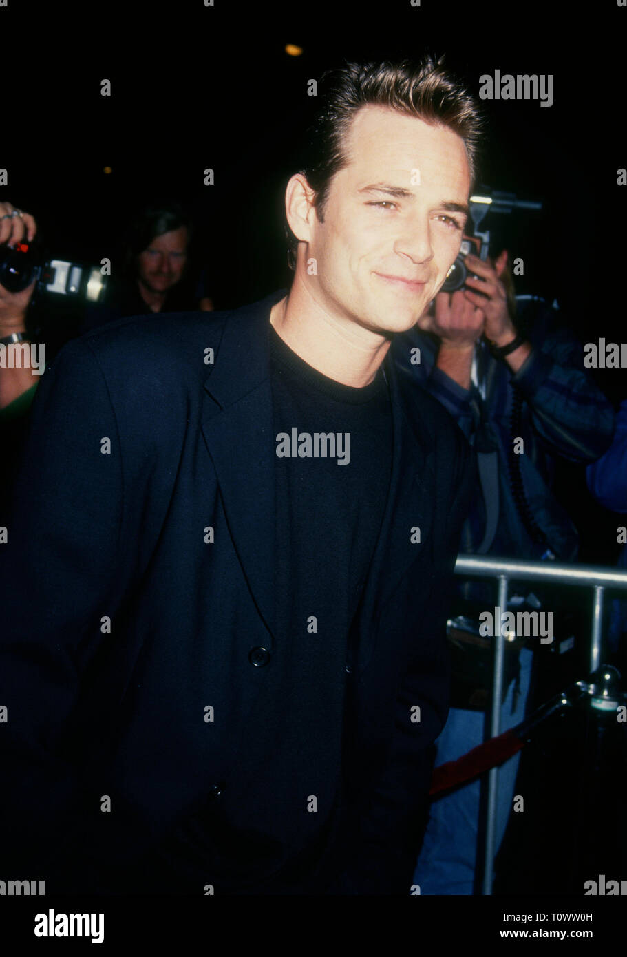 LOS ANGELES, CA - FEBRUARY 23: Actor Luke Perry attends New Line Cinema ...