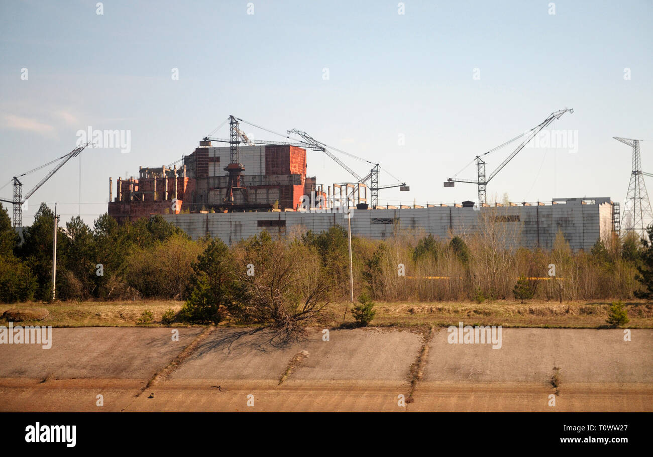 Nuclear reactor containment building hi-res stock photography and ...