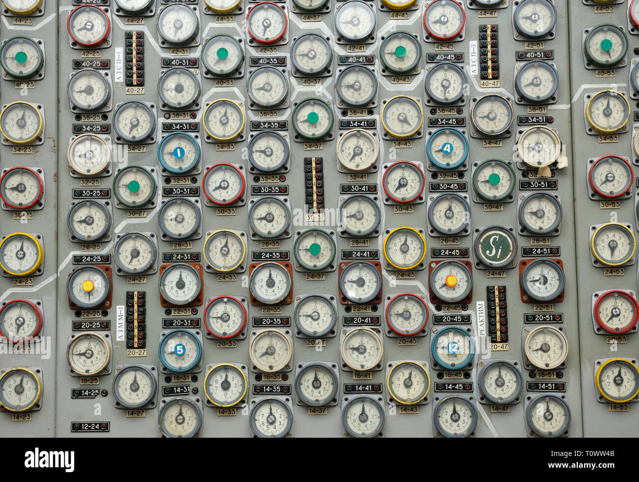 Atomic board hi-res stock photography and images - Alamy
