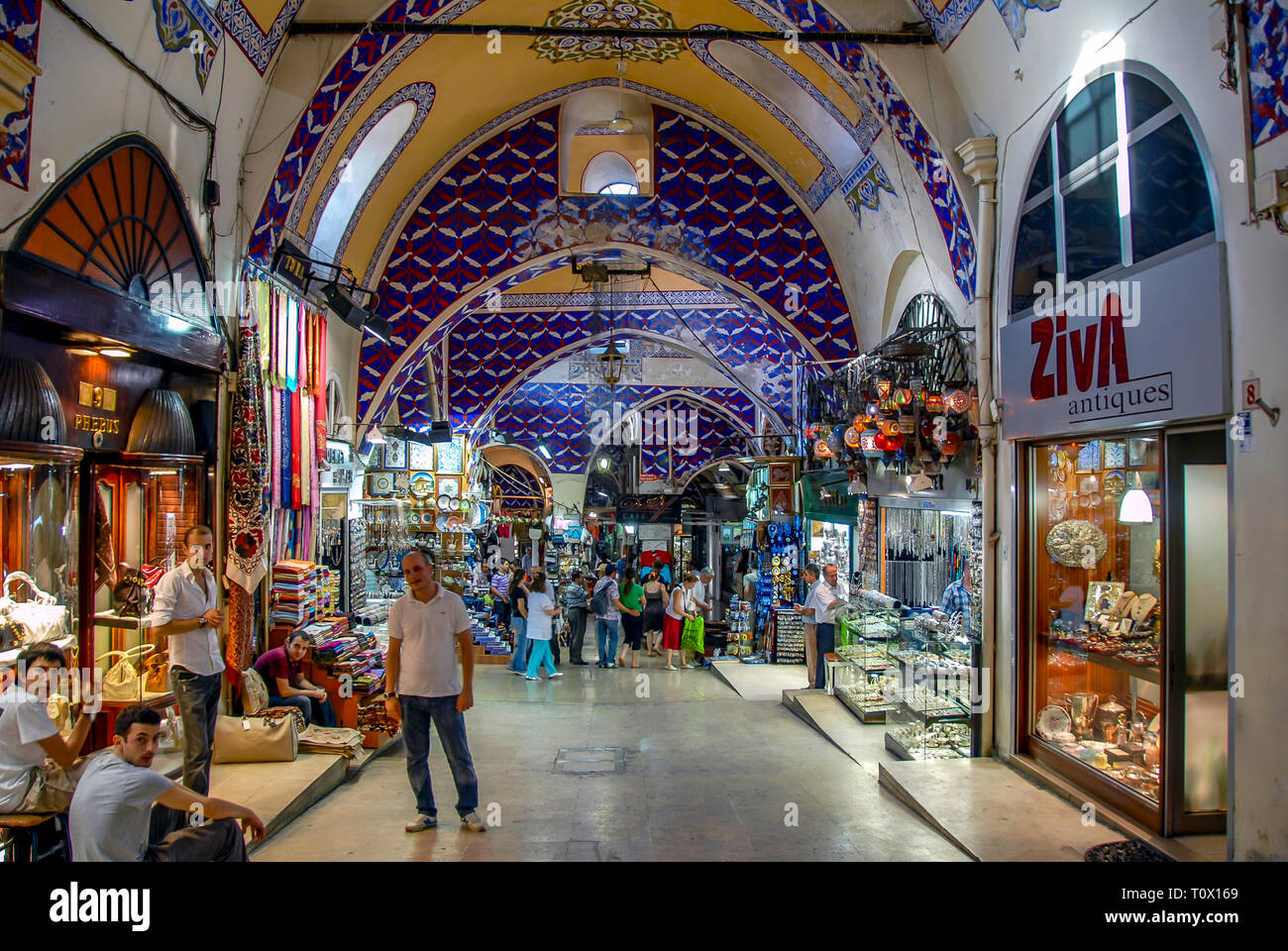 The Istanbul Grand Bazaar is the most famous oriental covered market in ...