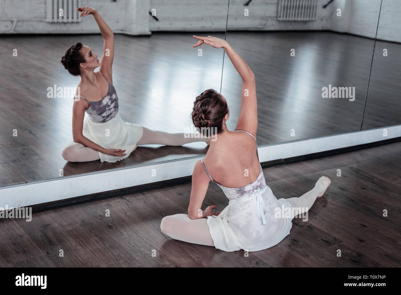 Ballet mirror female adult hi-res stock photography and images - Alamy