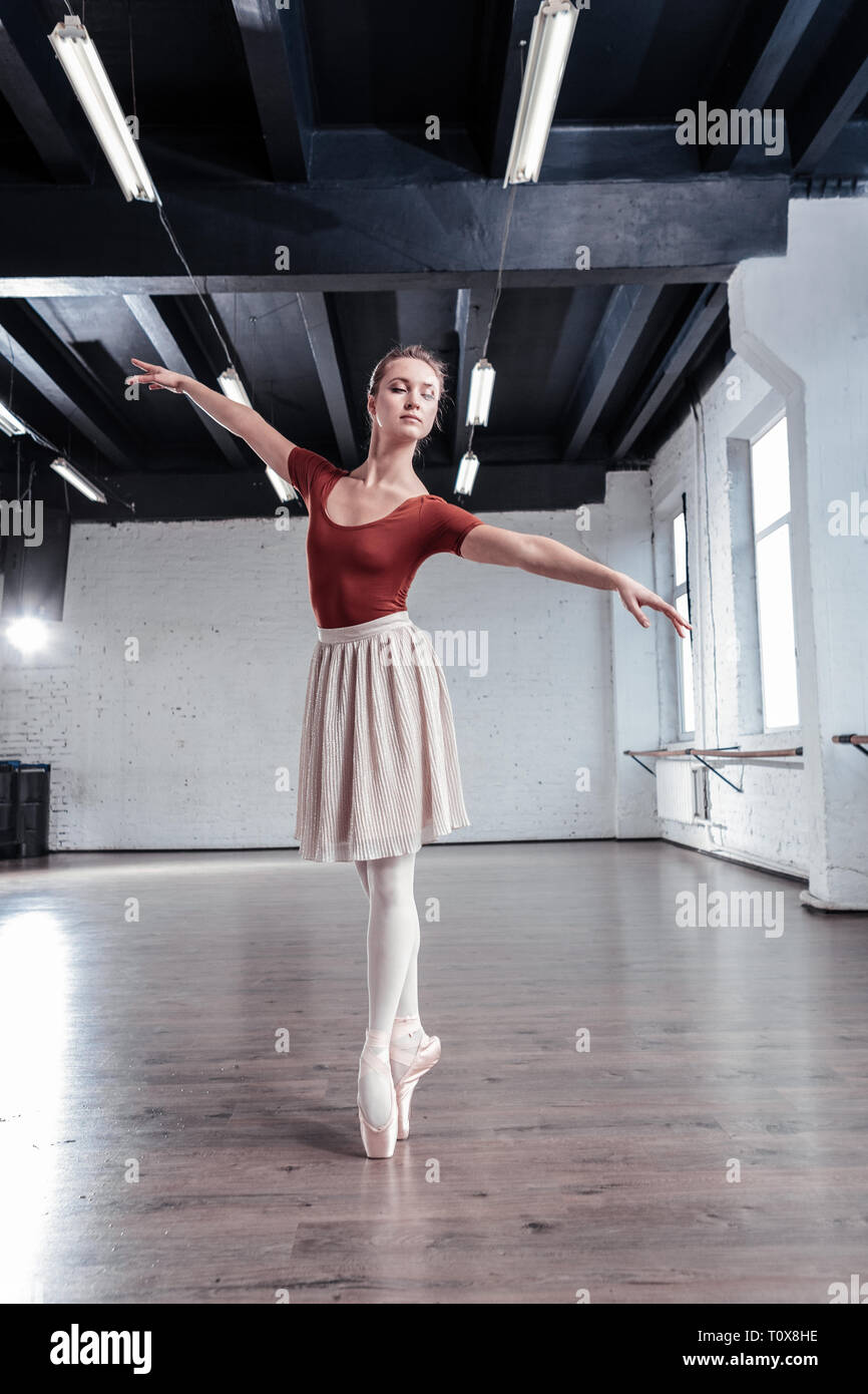 Ballet positions hi-res stock photography and images - Alamy