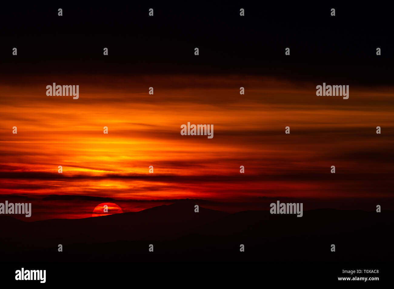 Cloudy sky sunset visible hi-res stock photography and images - Alamy