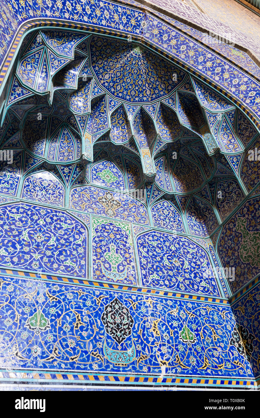Mihrab isfahan hi-res stock photography and images - Alamy