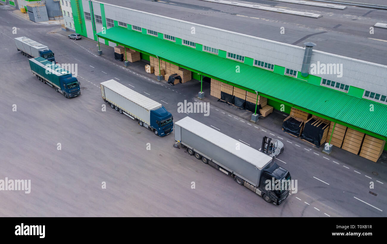 Trucks top view hi-res stock photography and images - Alamy