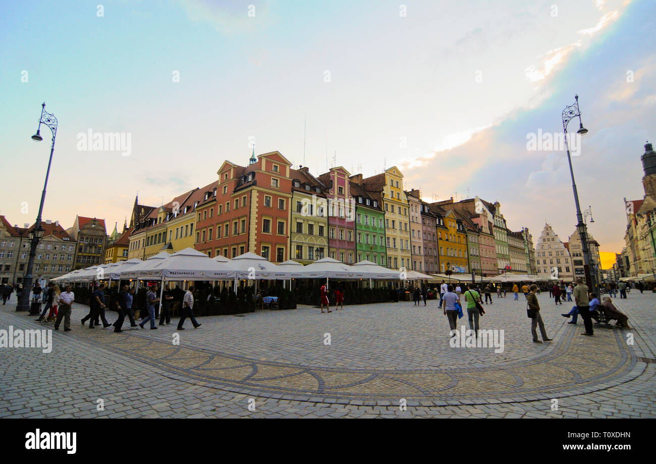 Medieval market square hi-res stock photography and images - Alamy