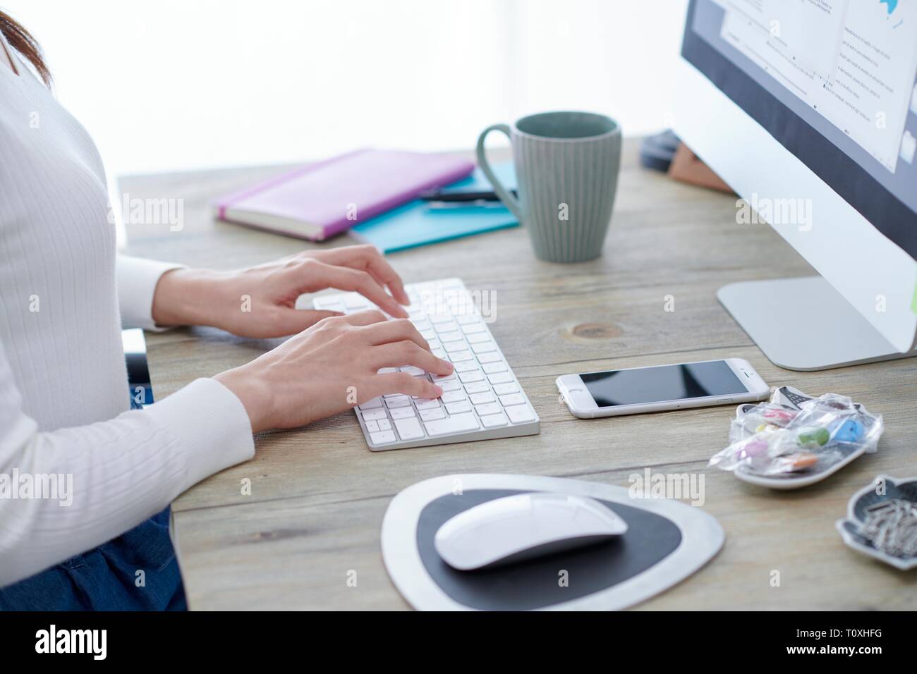 Japanese woman working remotely Stock Photo - Alamy