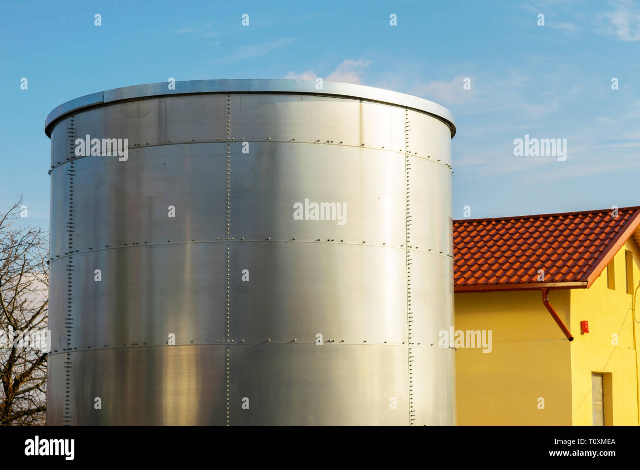 Water storage tank container hi-res stock photography and images - Alamy