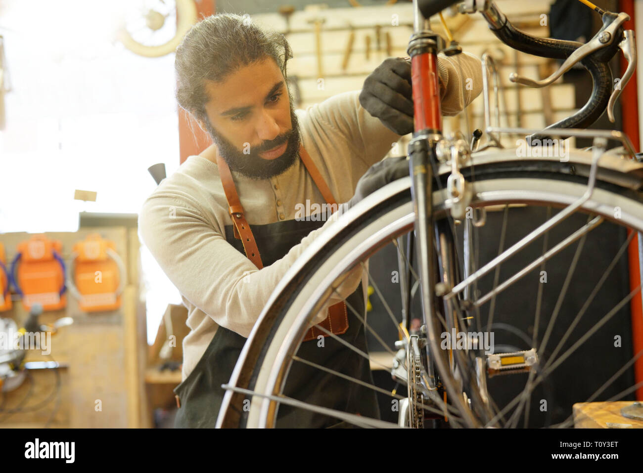 Cycle repair shop hi-res stock photography and images - Alamy