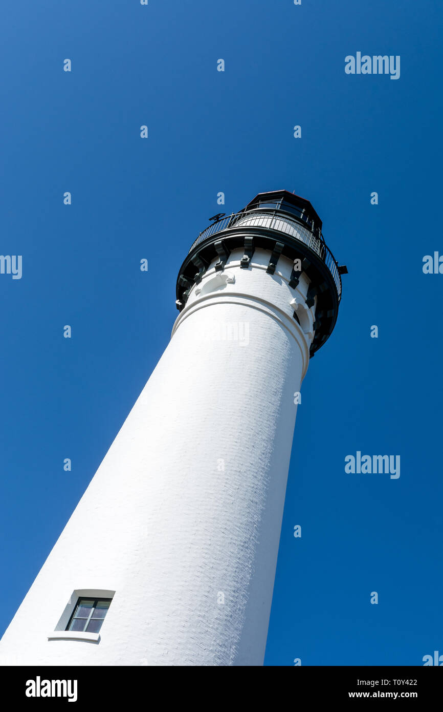 The wind point lighthouse (or windpoint light station) stands at 108 ...