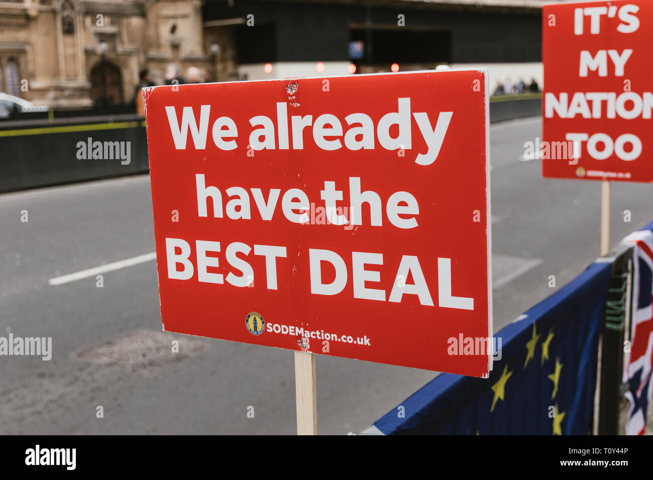 Placard signs hi-res stock photography and images - Alamy
