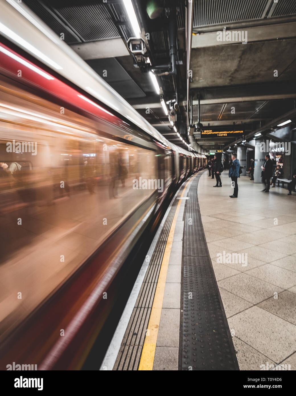 Westminster underground tube station hi-res stock photography and ...
