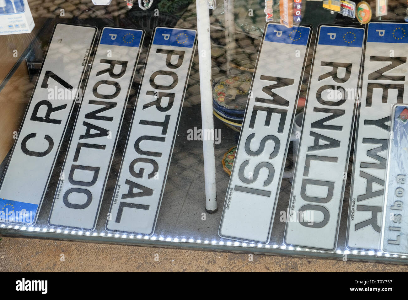 Number plates shop hi-res stock photography and images - Alamy