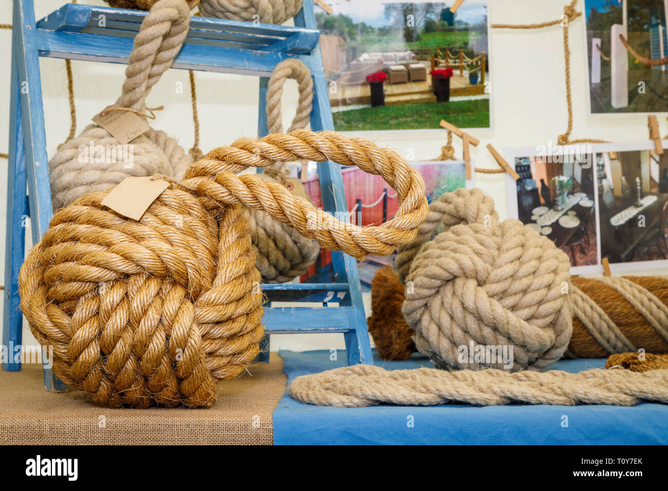 Rope shapes hi-res stock photography and images - Alamy