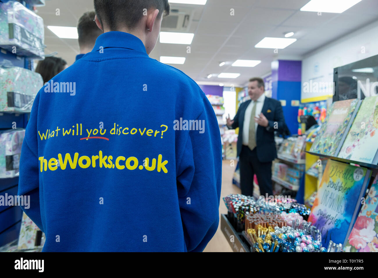 Staff meeting and retail and store hi-res stock photography and images ...