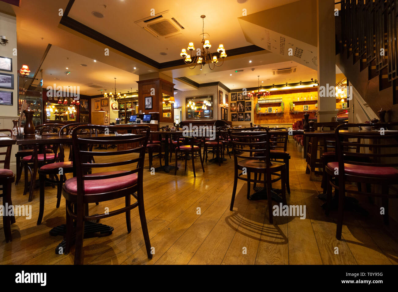 London café rouge hi-res stock photography and images - Alamy