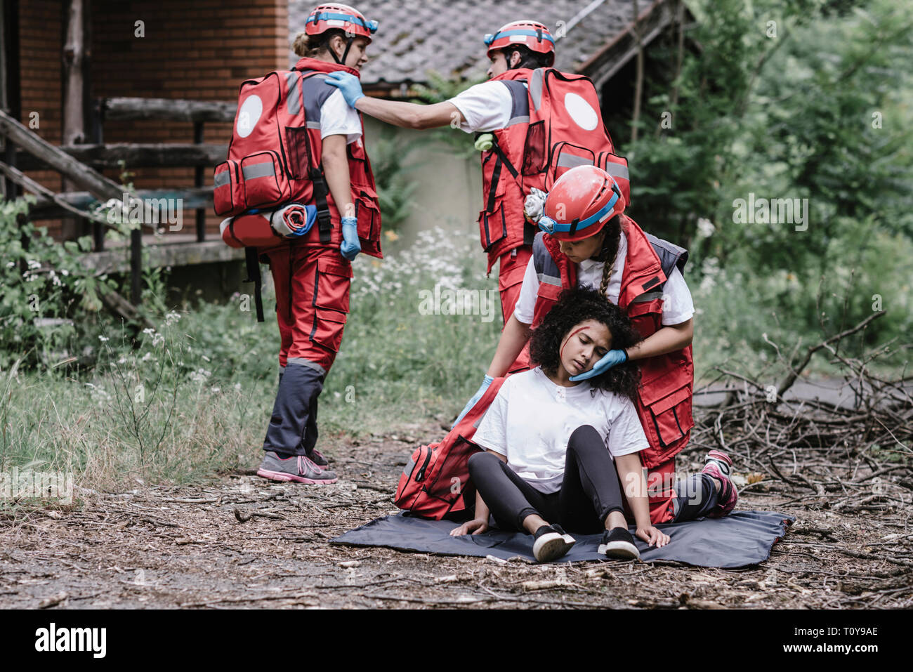 Rescuing person hi-res stock photography and images - Alamy