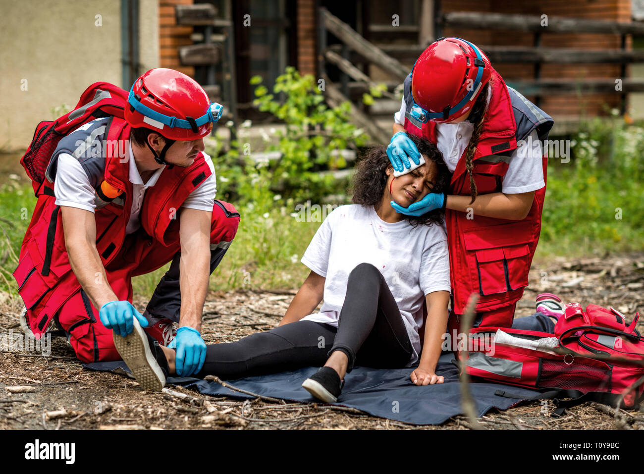 Woman rescue team hi-res stock photography and images - Alamy