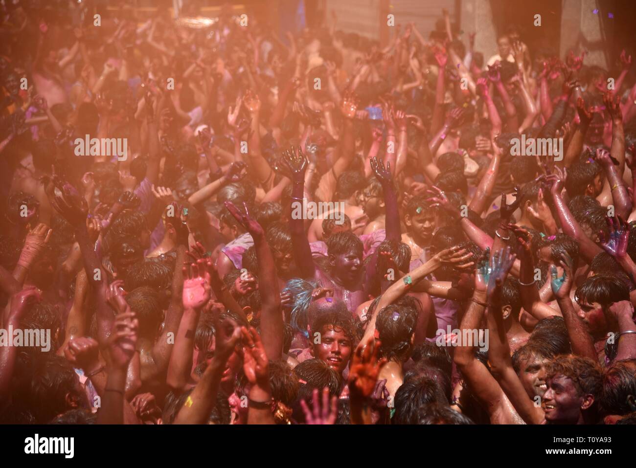 Allahabad: revellers holi festival hi-res stock photography and images ...