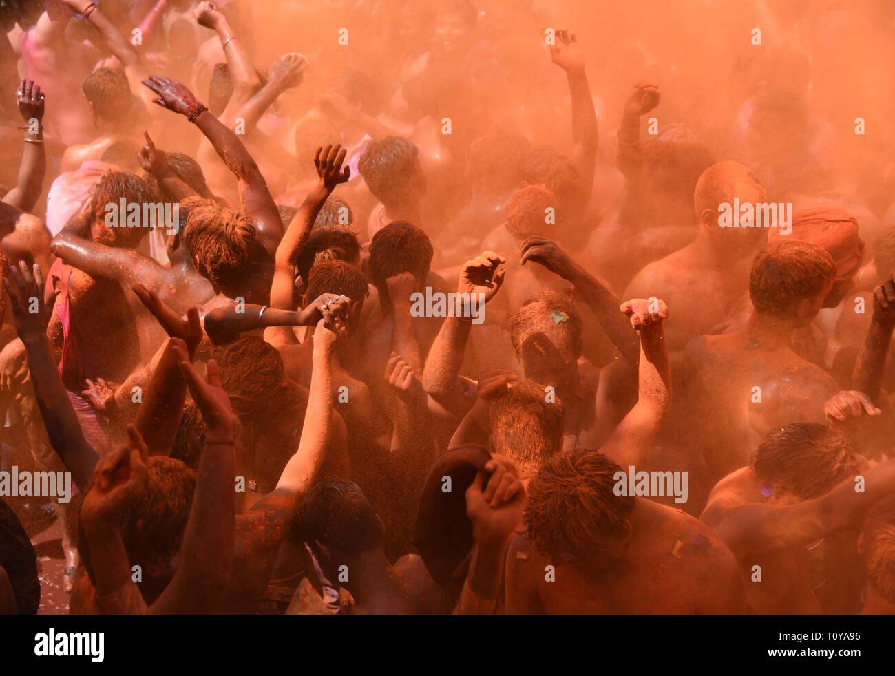 Allahabad: revellers holi festival hi-res stock photography and images ...