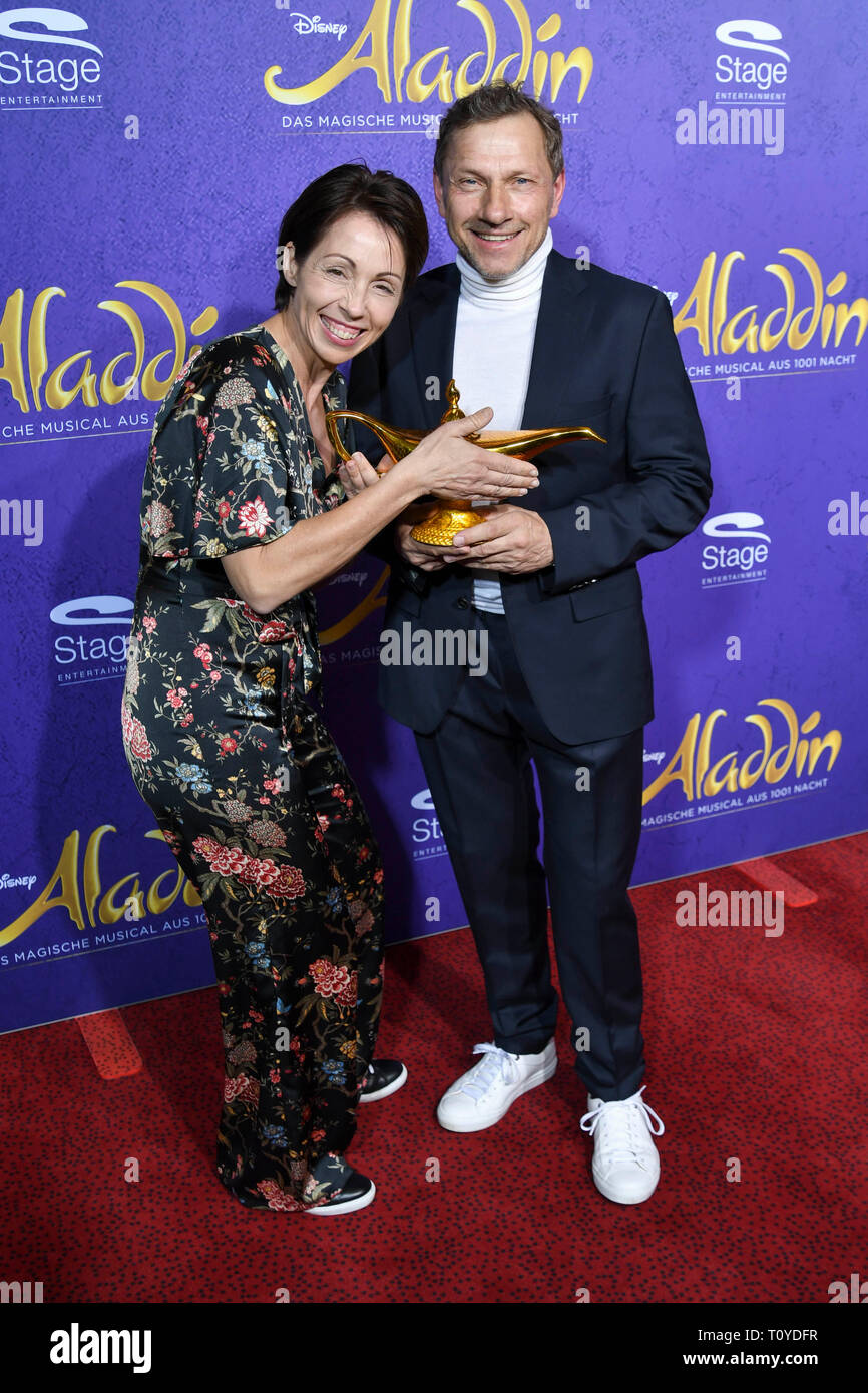 Prominent stage actress hi-res stock photography and images - Alamy