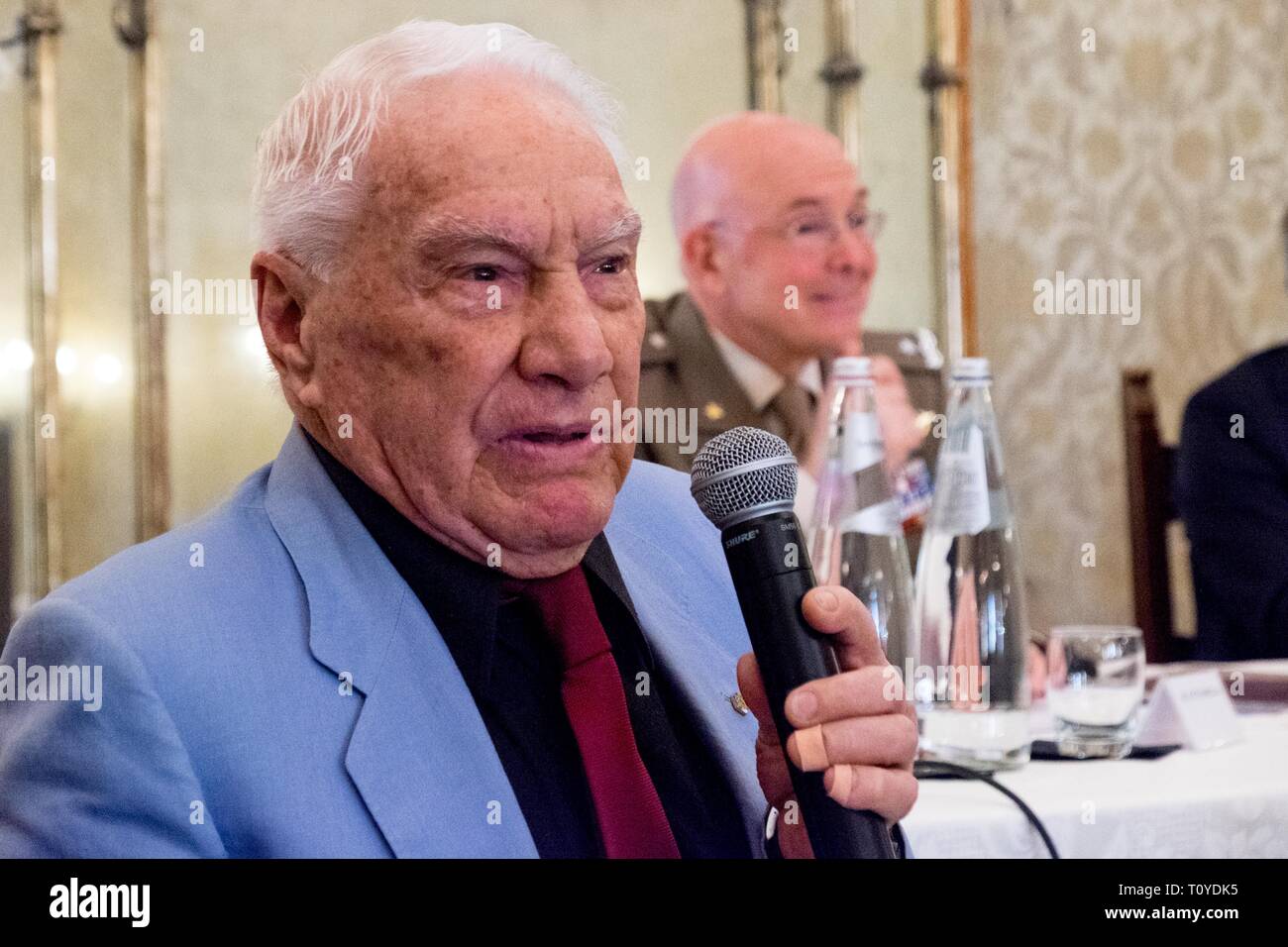 Palazzo cusani milano hi-res stock photography and images - Alamy