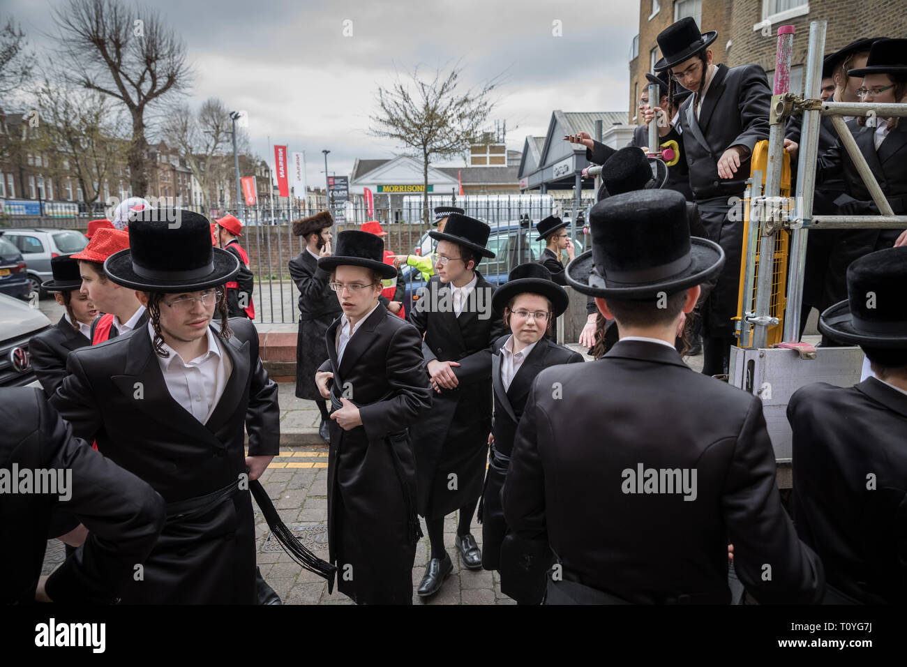 Haredi Jews London High Resolution Stock Photography and Images - Alamy