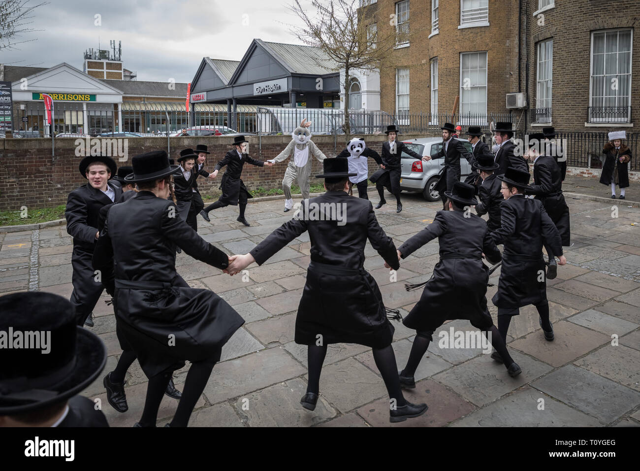 Haredi Jews London High Resolution Stock Photography and Images - Alamy