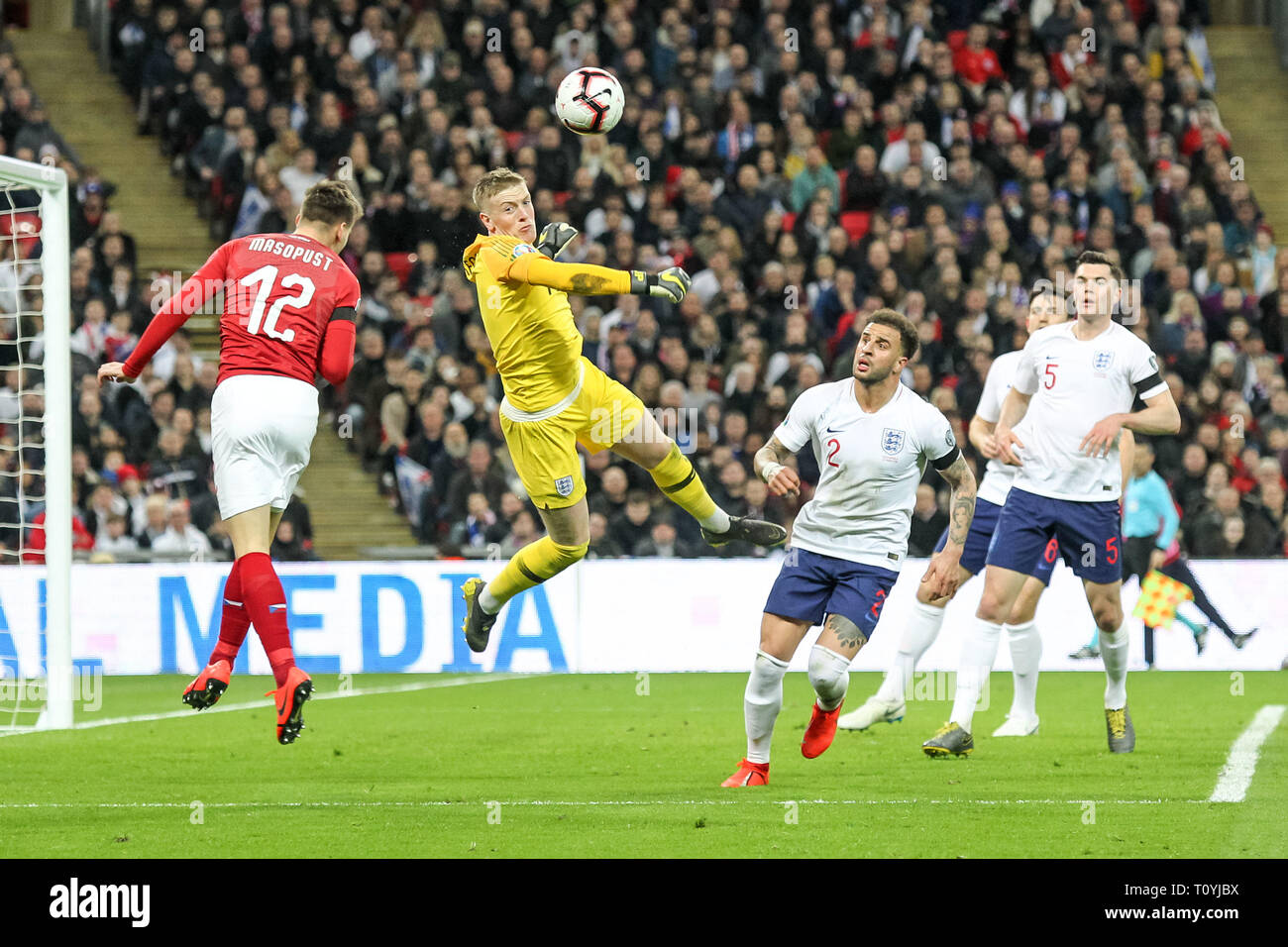 England goalkeeper hi-res stock photography and images - Alamy