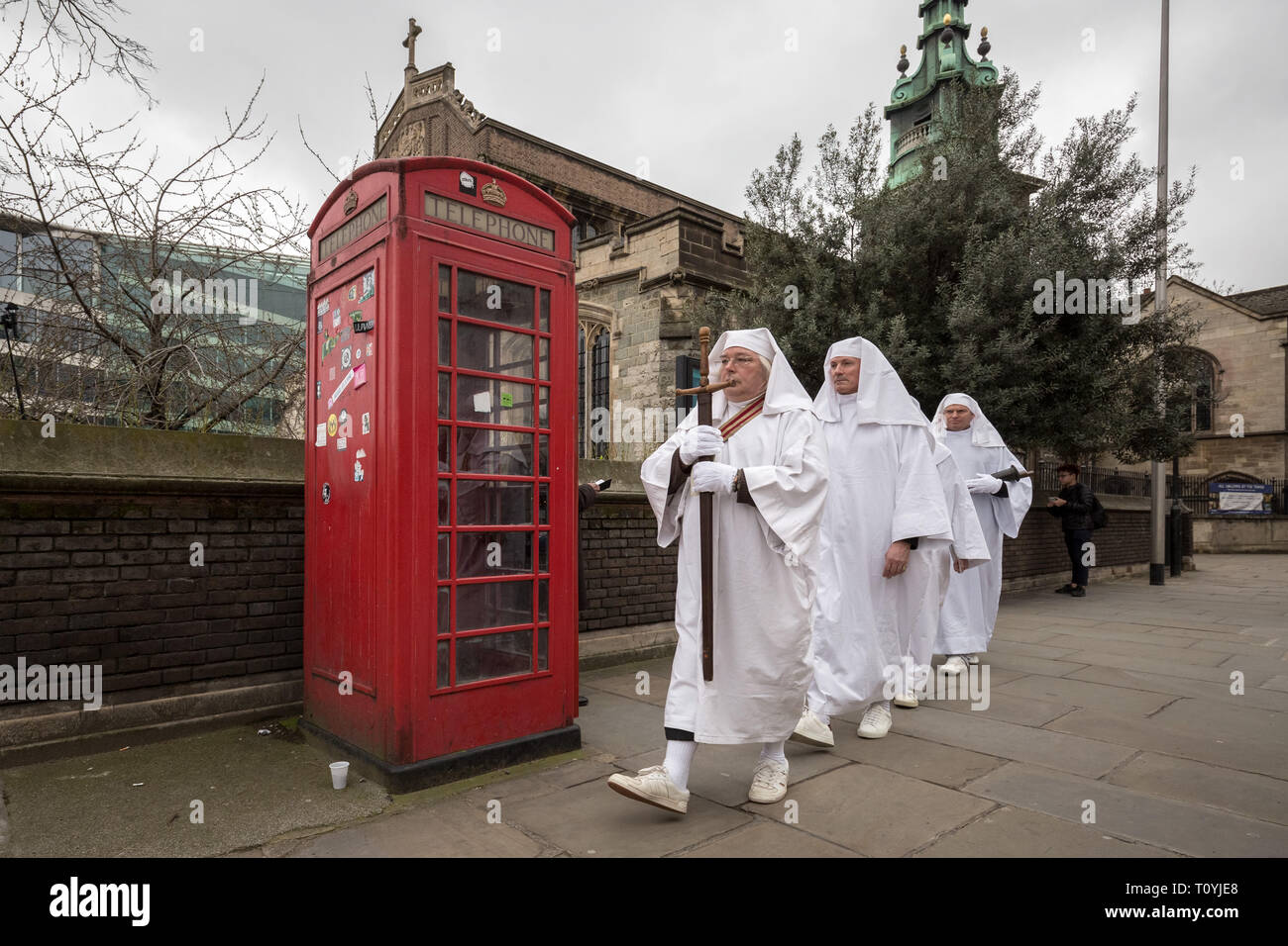 London, UK. 20th March, 2019. British Druid Order celebrates Vernal ...