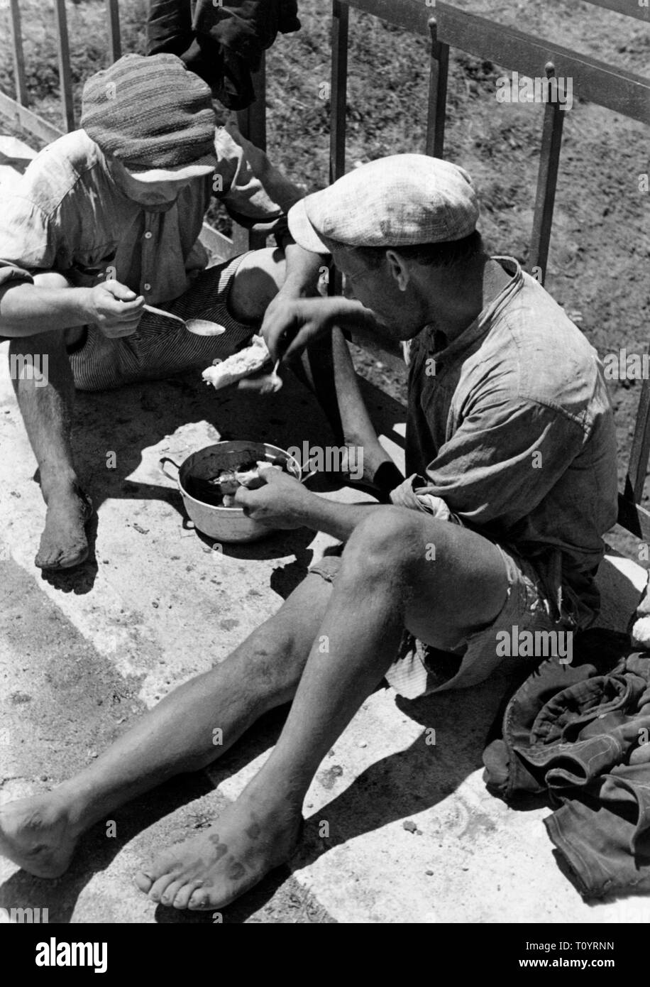 Two men twenties Black and White Stock Photos & Images - Alamy