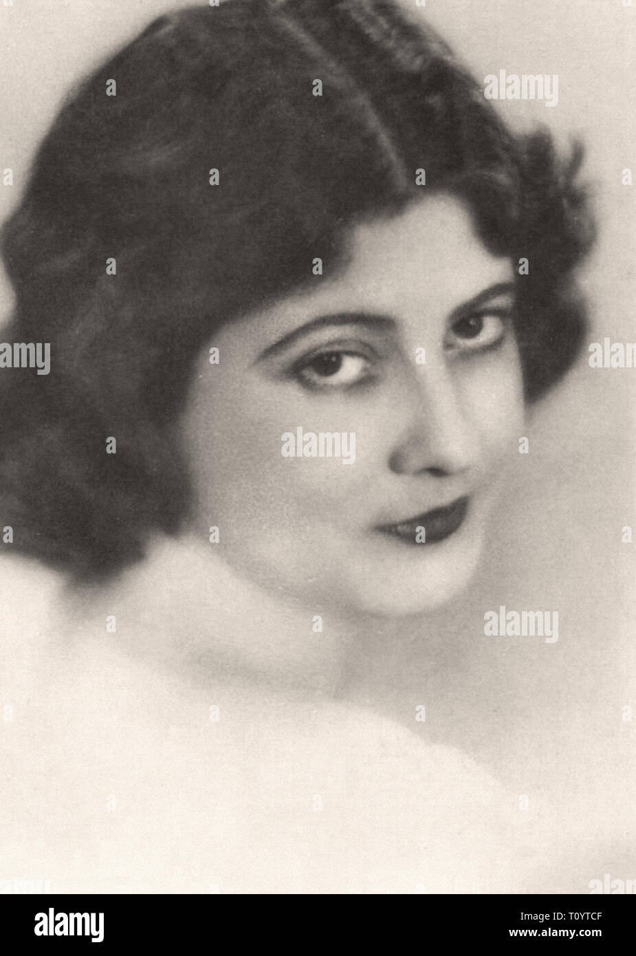 Photographic portrait of Agnes Esterhazy - Silent movie era Stock Photo ...