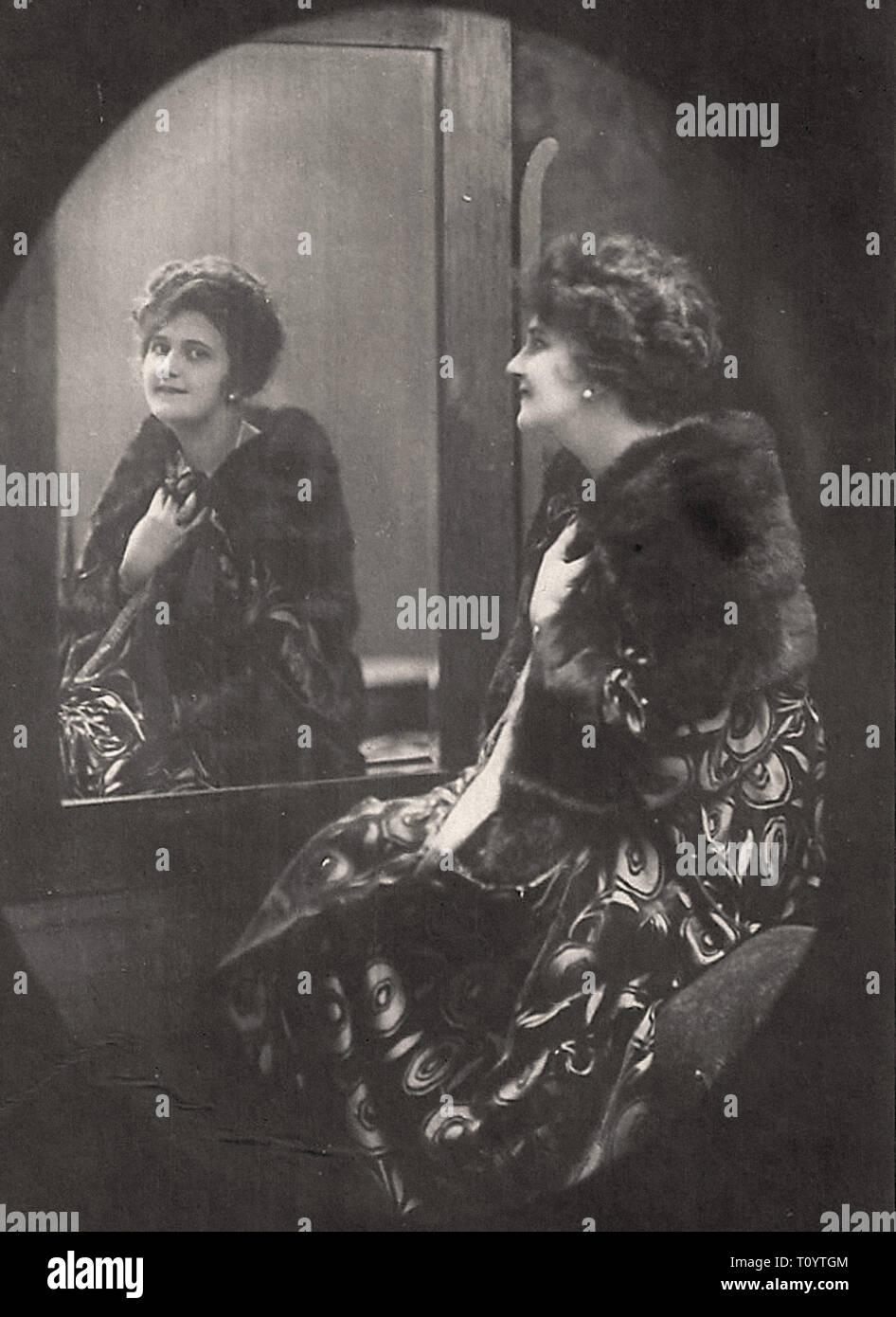 Photographic portrait of Grete Lundt - Silent movie era Stock Photo - Alamy