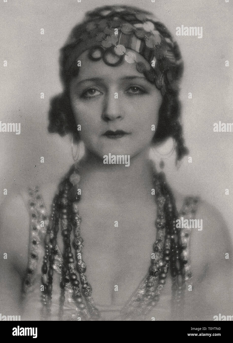 Photographic portrait of Lya Mara (2) - Silent movie era Stock Photo ...