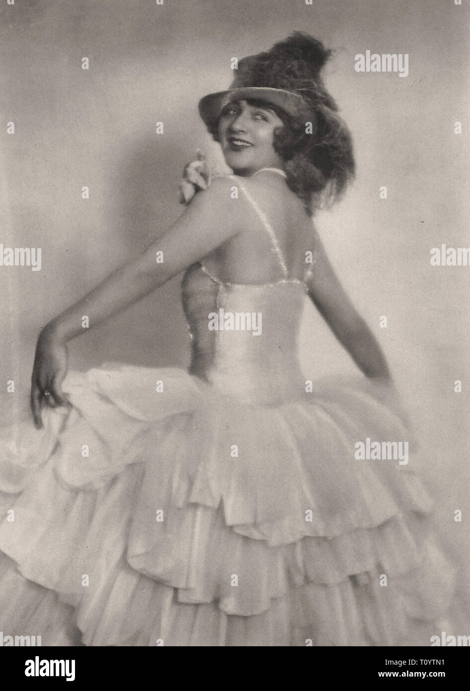 Photographic portrait of Lya Mara (3) - Silent movie era Stock Photo ...