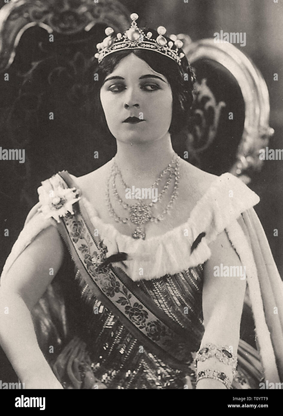 Photographic portrait of Pola Negri in Forbidden Paradise (1924 ...