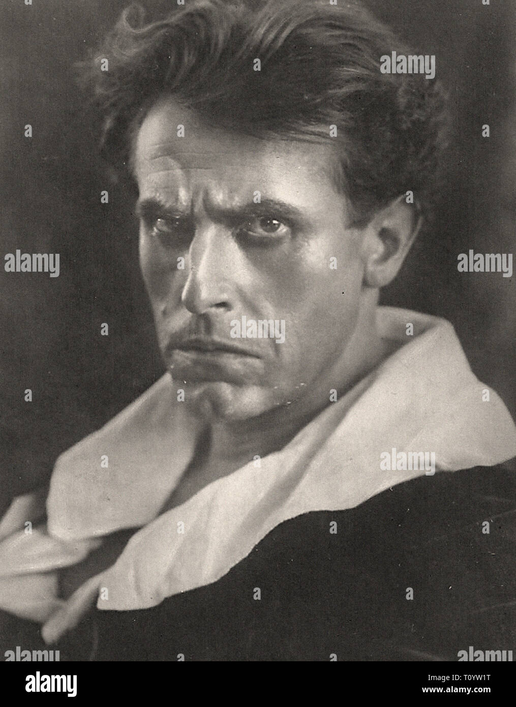 Photographic portrait of Carl De Vogt in Ahasver - Silent movie era ...