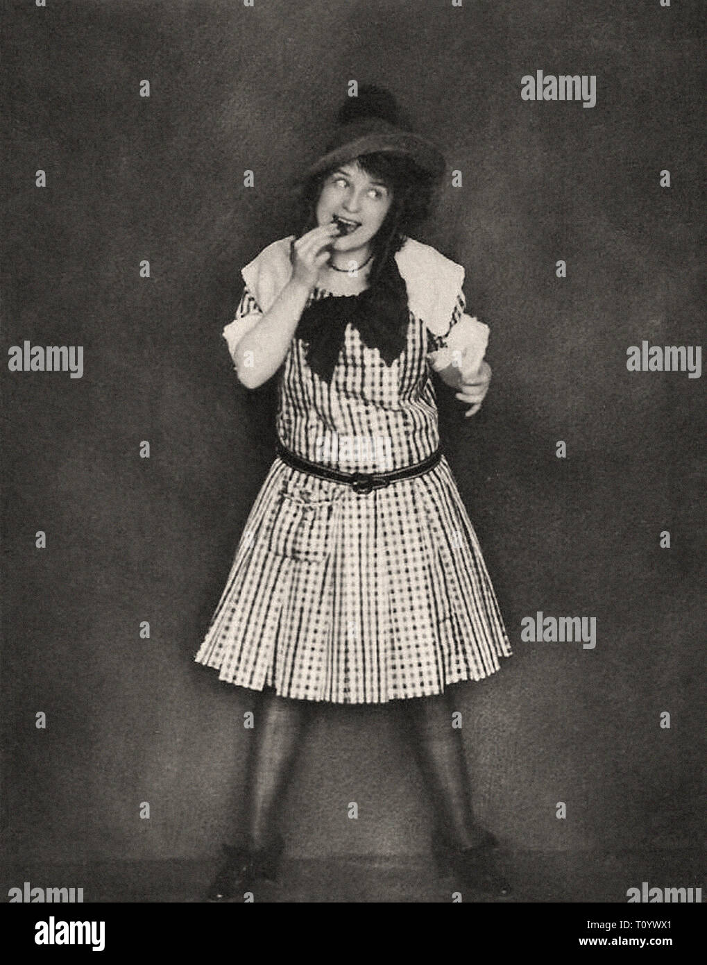Photographic portrait of Lisa Weise - Silent movie era Stock Photo - Alamy