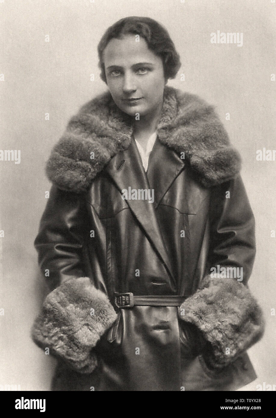 Photographic portrait of Margarete Schön - Silent movie era Stock Photo ...