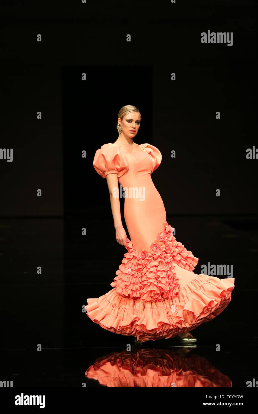 Model Raquel Bonilla on the catwalk Stock Photo - Alamy