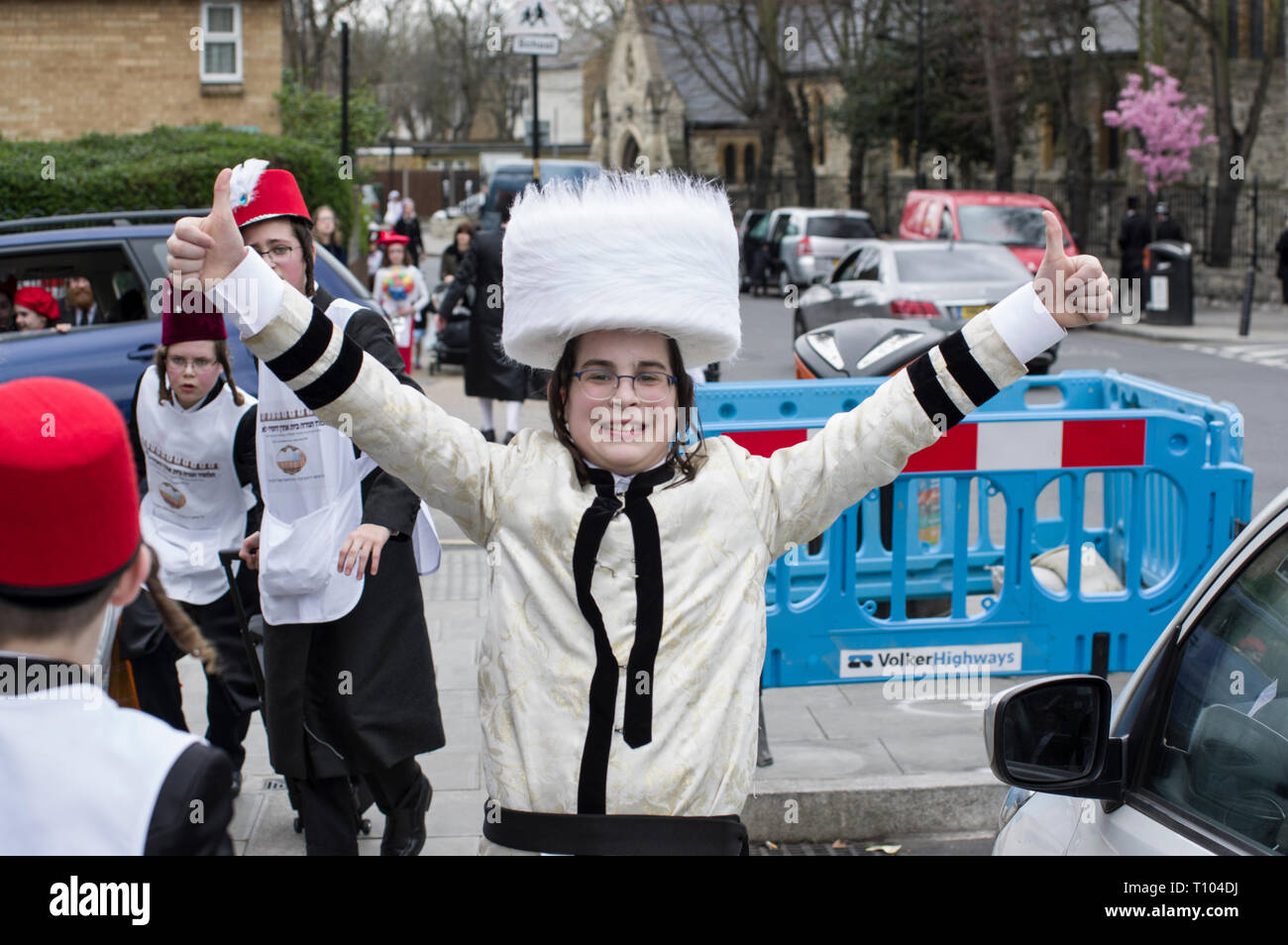 Hasidic jewish men in costume hi-res stock photography and images - Alamy