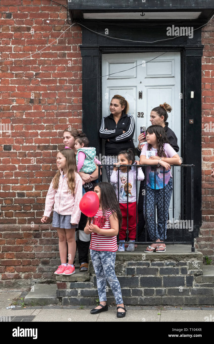 Presteigne, Powys, UK. A local family watching the annual carnival ...