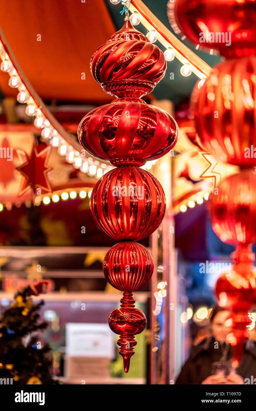 Shiny christmas decoration hi-res stock photography and images - Alamy