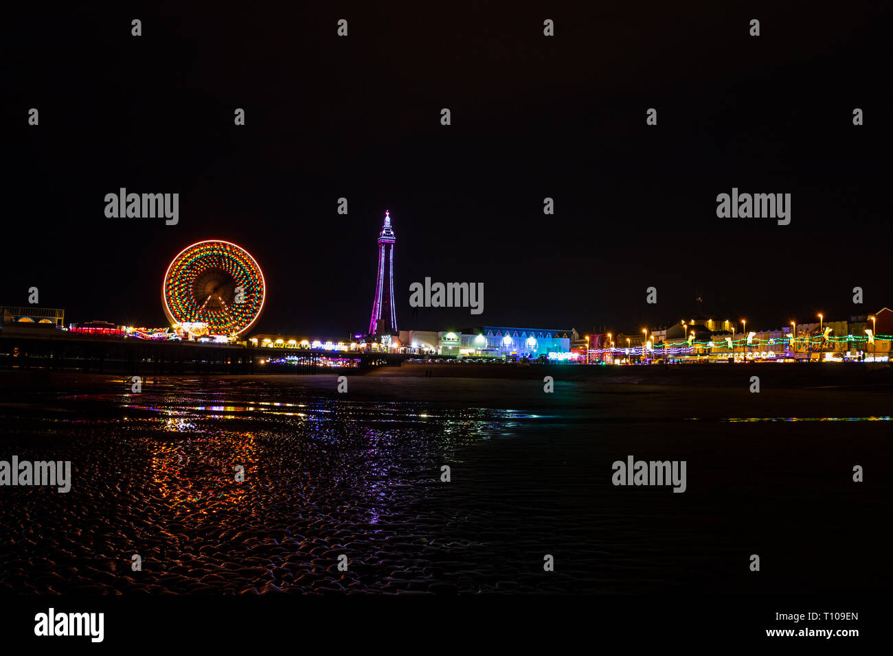 Pleasure beach blackpool night hi-res stock photography and images - Alamy