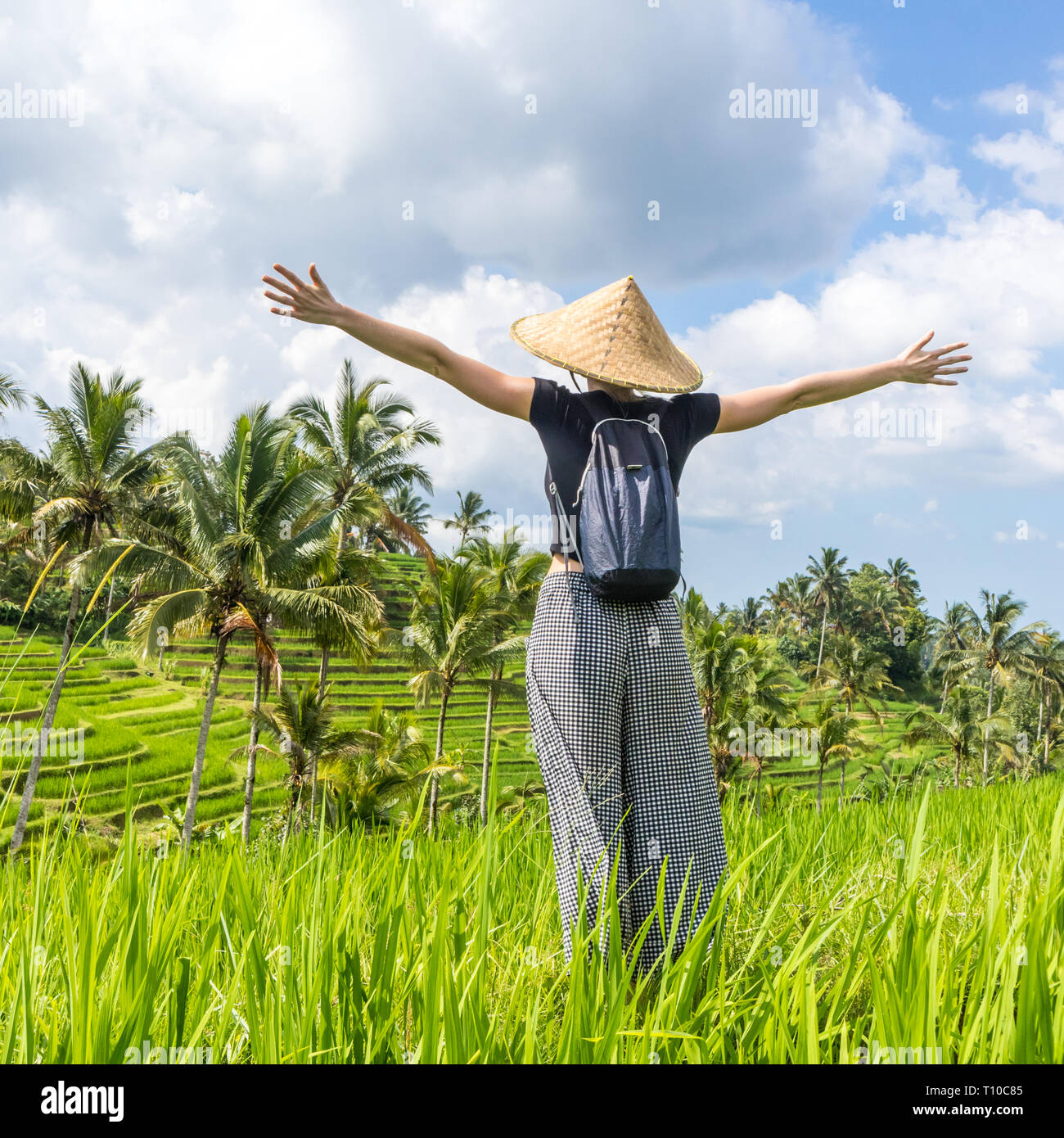 Beautiful fashion traveler hi-res stock photography and images - Alamy
