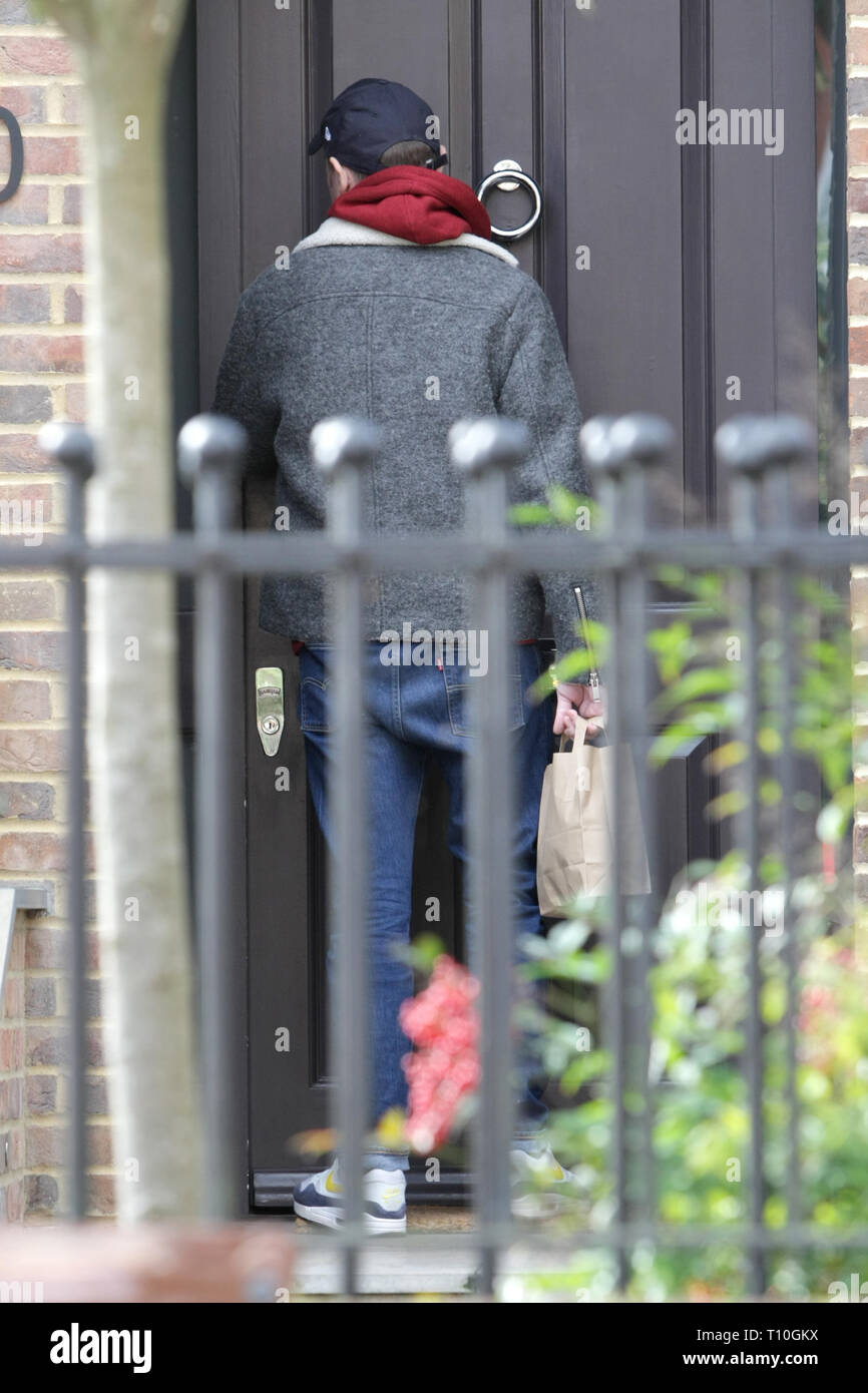 Stephen Mulhern runs errands for Lisa Armstrong. Featuring: Stephen ...