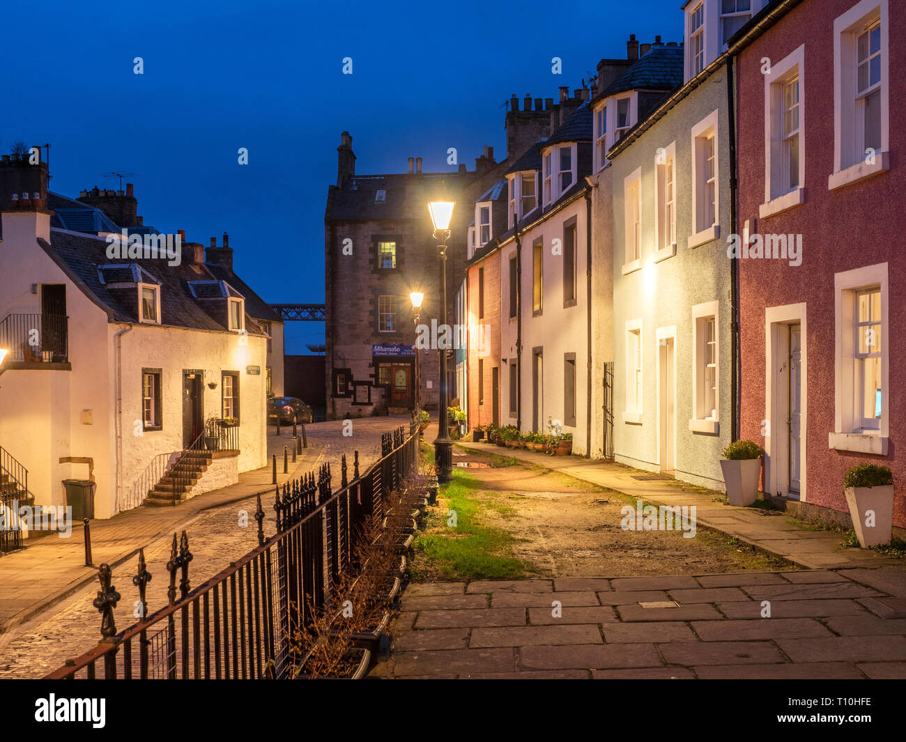 South queensferry street hi-res stock photography and images - Alamy