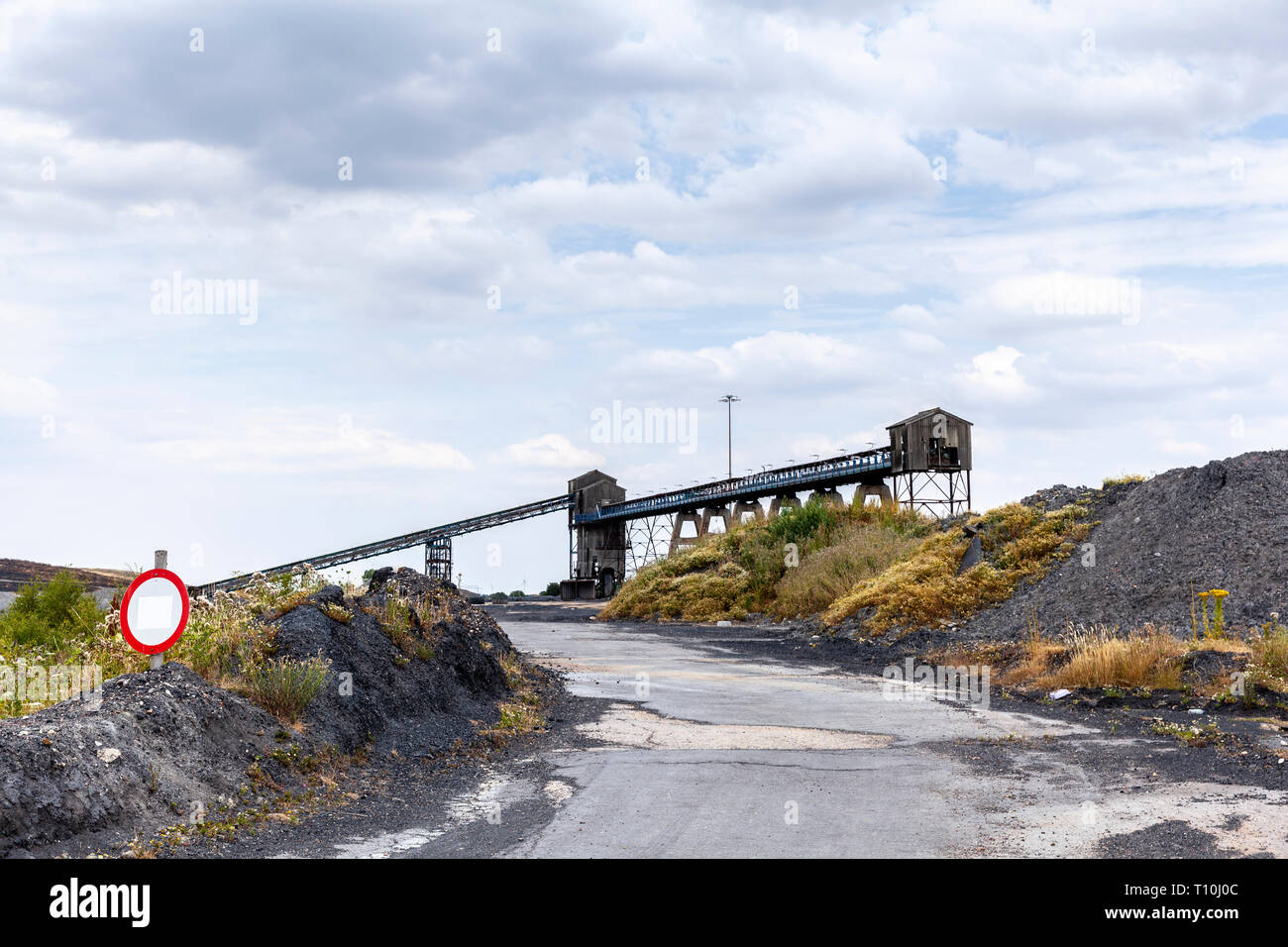 Conveyor belt conveyor belts hi-res stock photography and images - Alamy