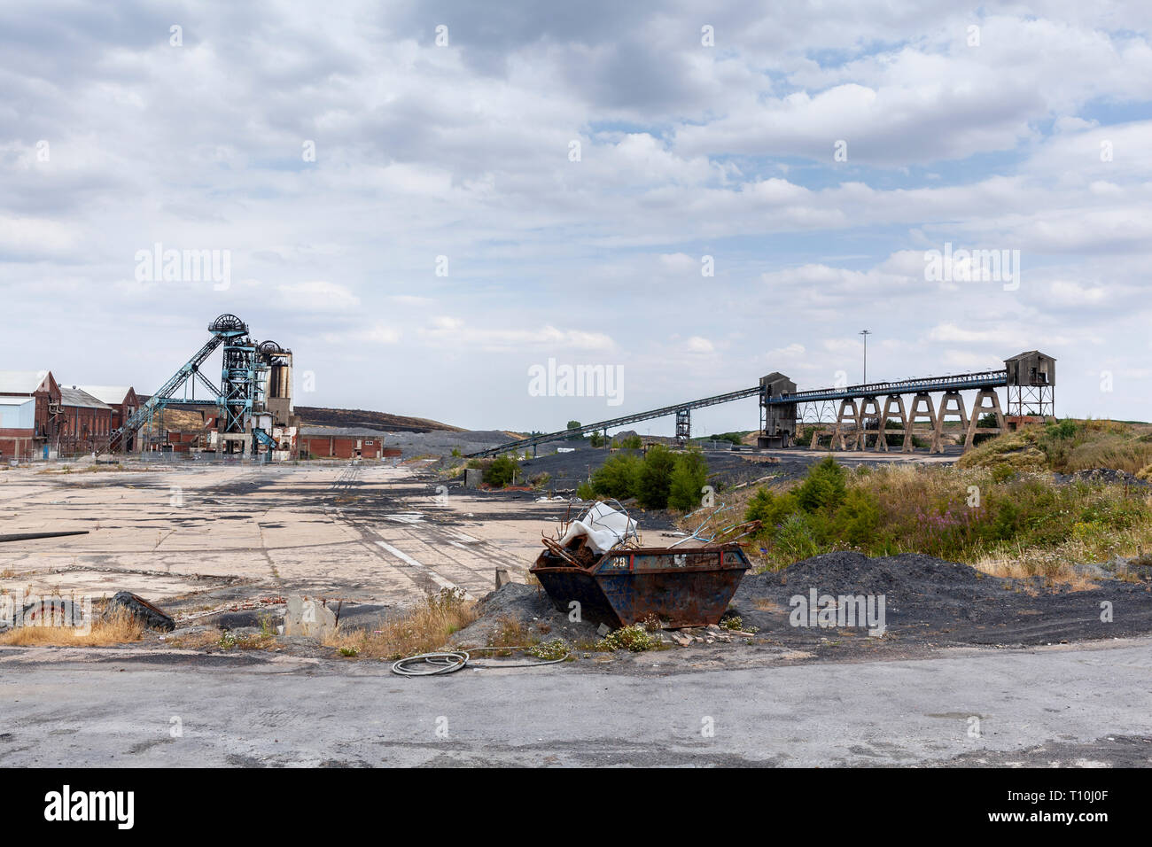 The old head gear of Hatfield colliery, South Yorkshire Stock Photo - Alamy