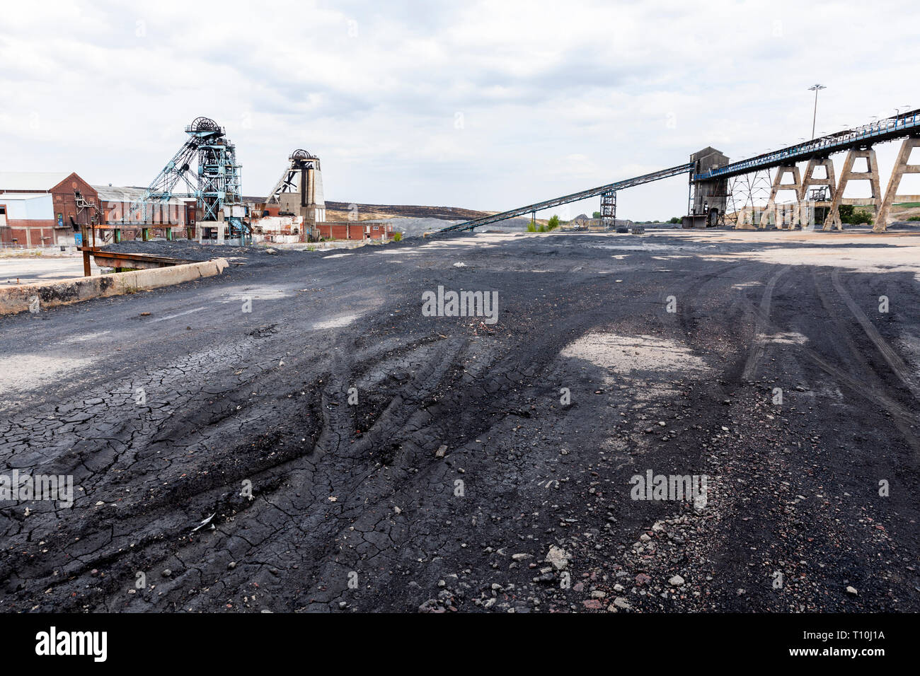 The old head gear of Hatfield colliery, South Yorkshire Stock Photo - Alamy
